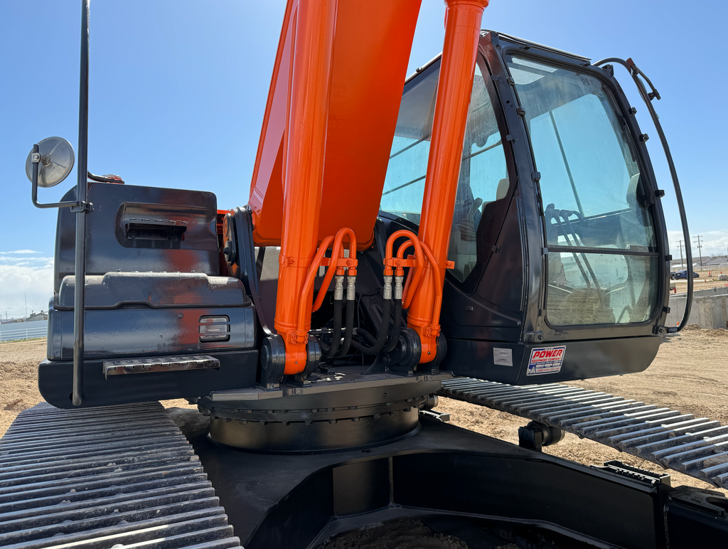 HITACHI 350LC Excavator – Nick Gromicko